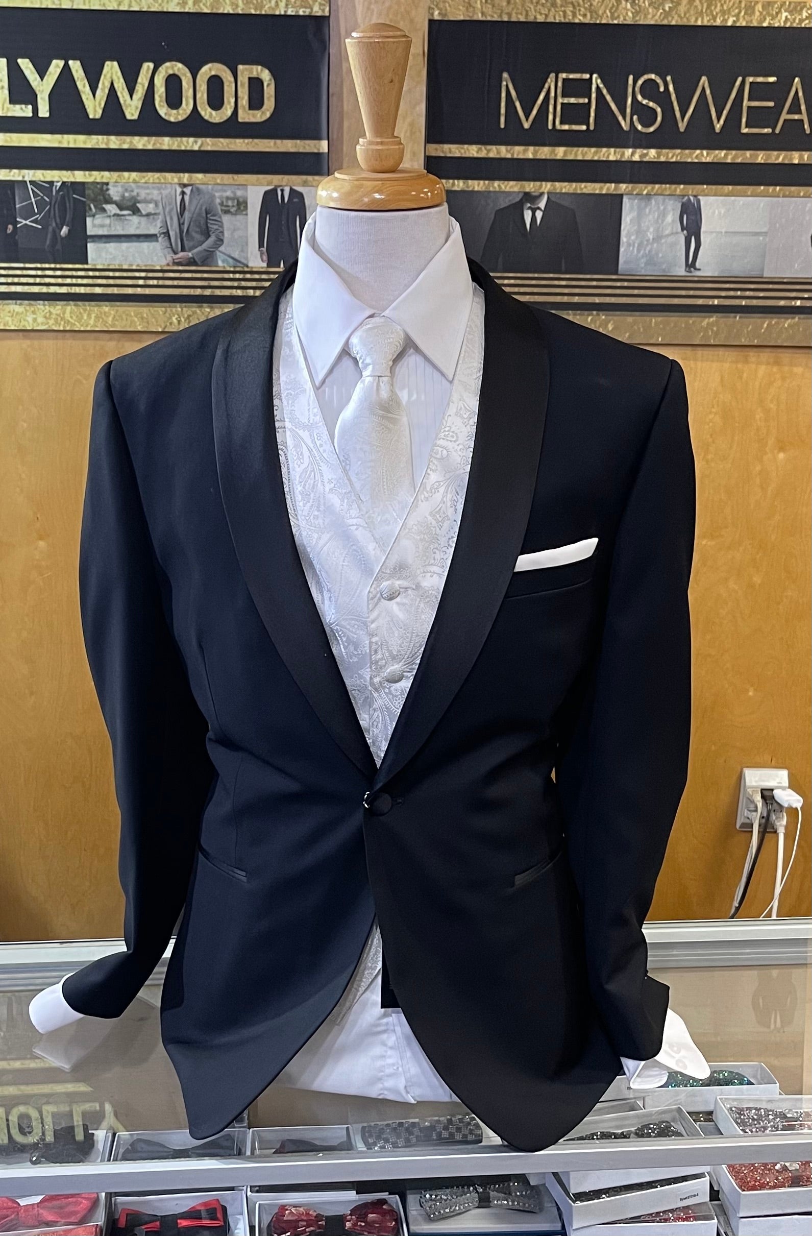 Suits | HOLLYWOOD MENSWEAR - SUITS & TUXEDOS